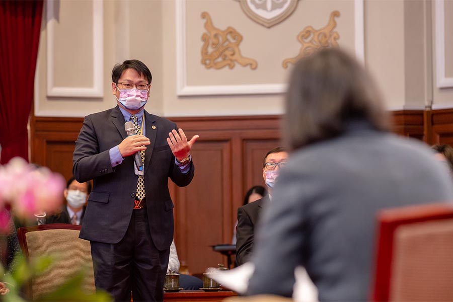 NPUST Professor Hsu Wins International Invention Award - Taiwan ...